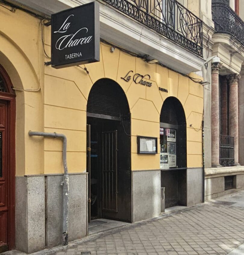 " La Charca " donde la Tradición Encuentra la Modernidad