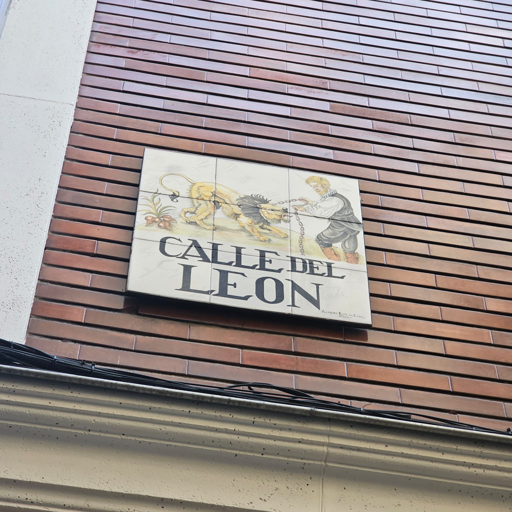 La calle del León: un viaje por el Madrid y sus leyendas